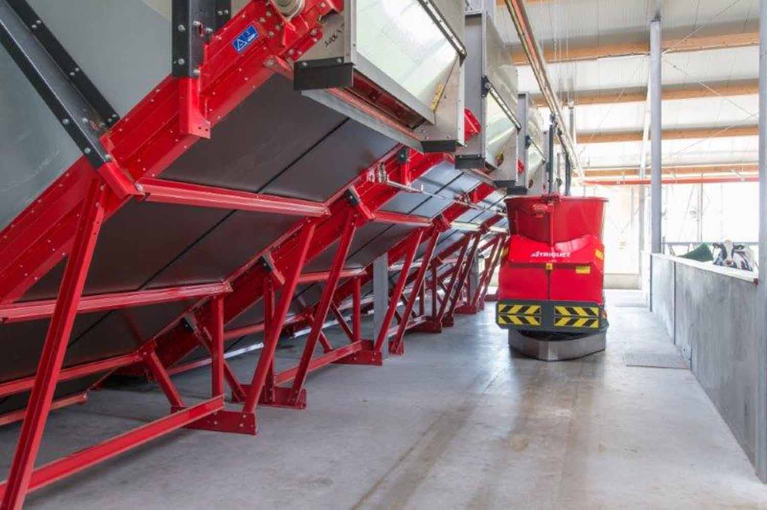 TDM Triomatic T30 – carico dai bunker | TDM | Total Dairy Management